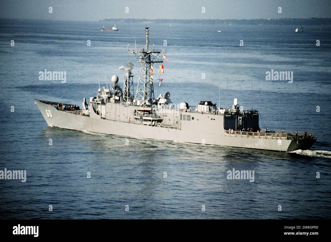 A port quarter view of the guided missile frigate USS RODNEY M. DAVIS ...