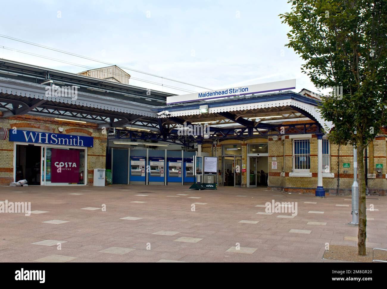 maidenhead railway station Stock Photo - Alamy