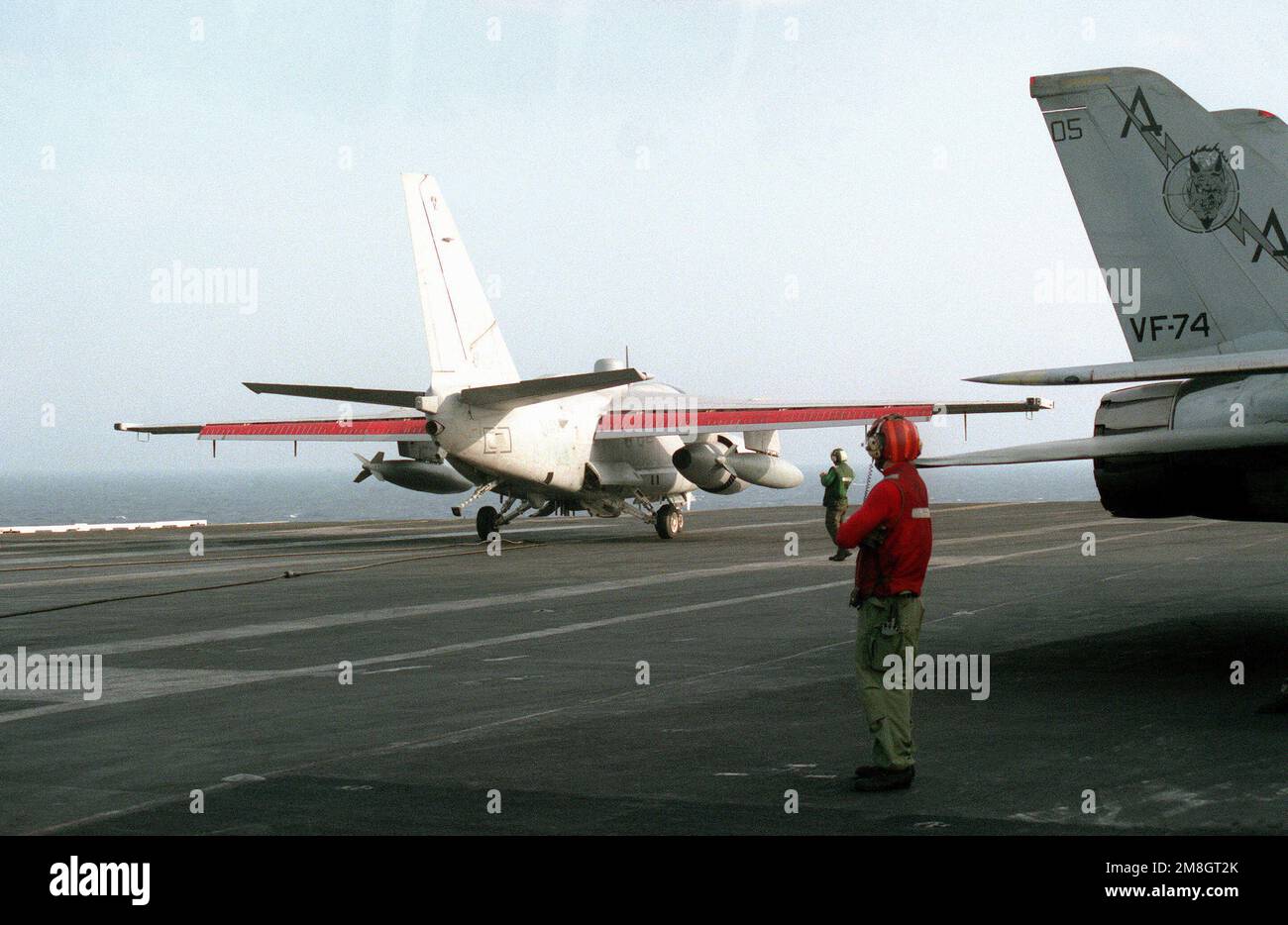 An Air Test and Evaluation Squadron 1 (VX-1) ES-3A Shadow aircraft ...