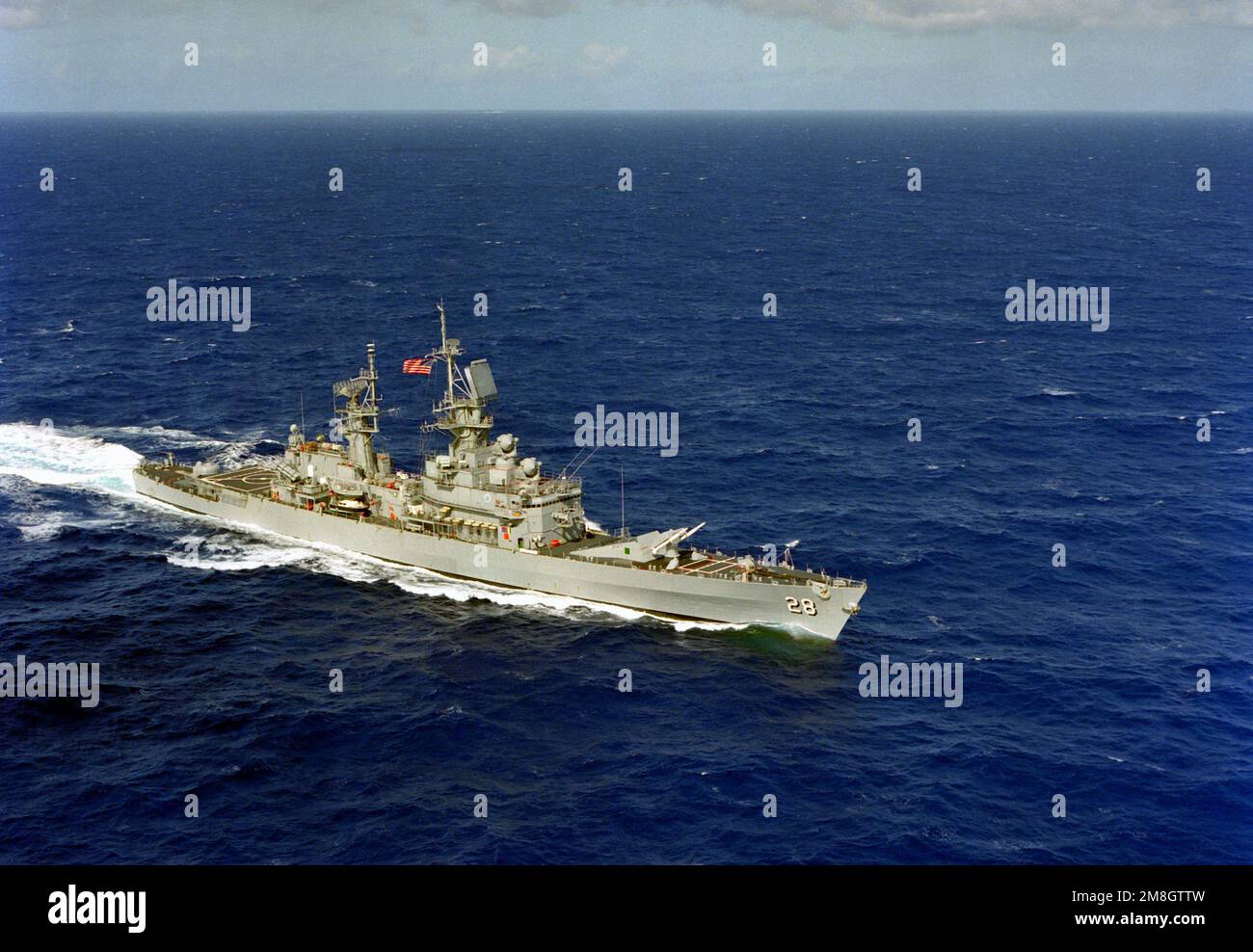 A starboard bow view of the guided missile cruiser USS WAINWRIGHT (CG ...