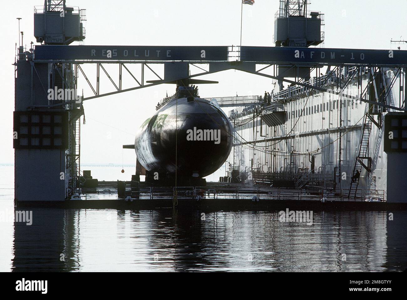 A starboard bow view of the nuclear-powered attack submarine USS ...