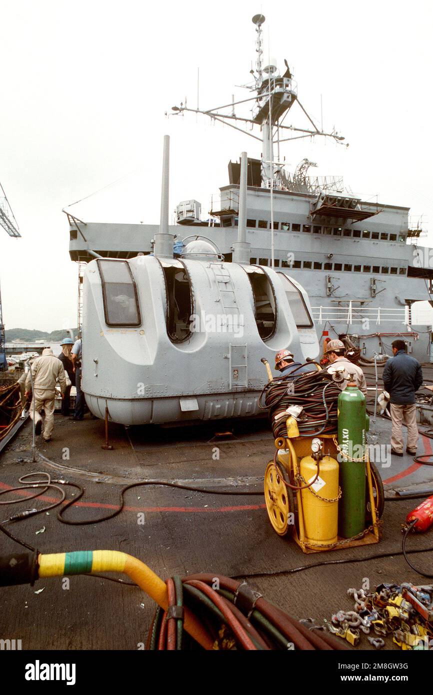 3 inch 50 caliber gun hi-res stock photography and images - Alamy