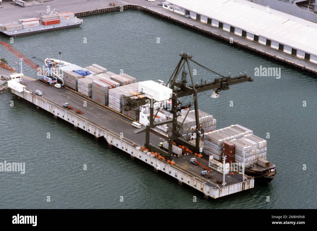 A port quarter view of the container ship PRESIDENT KENNEDY. The ship ...