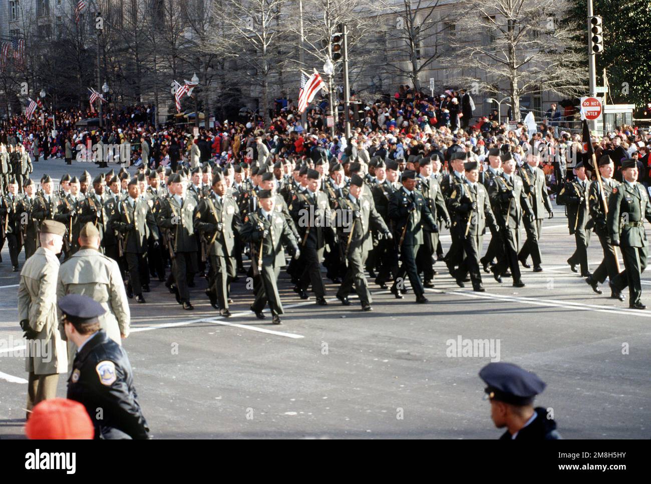 Inaugural parade, the Arkansas Army National guard, marches past ...