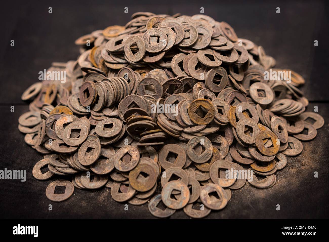 Copper art images hi-res stock photography and images - Alamy