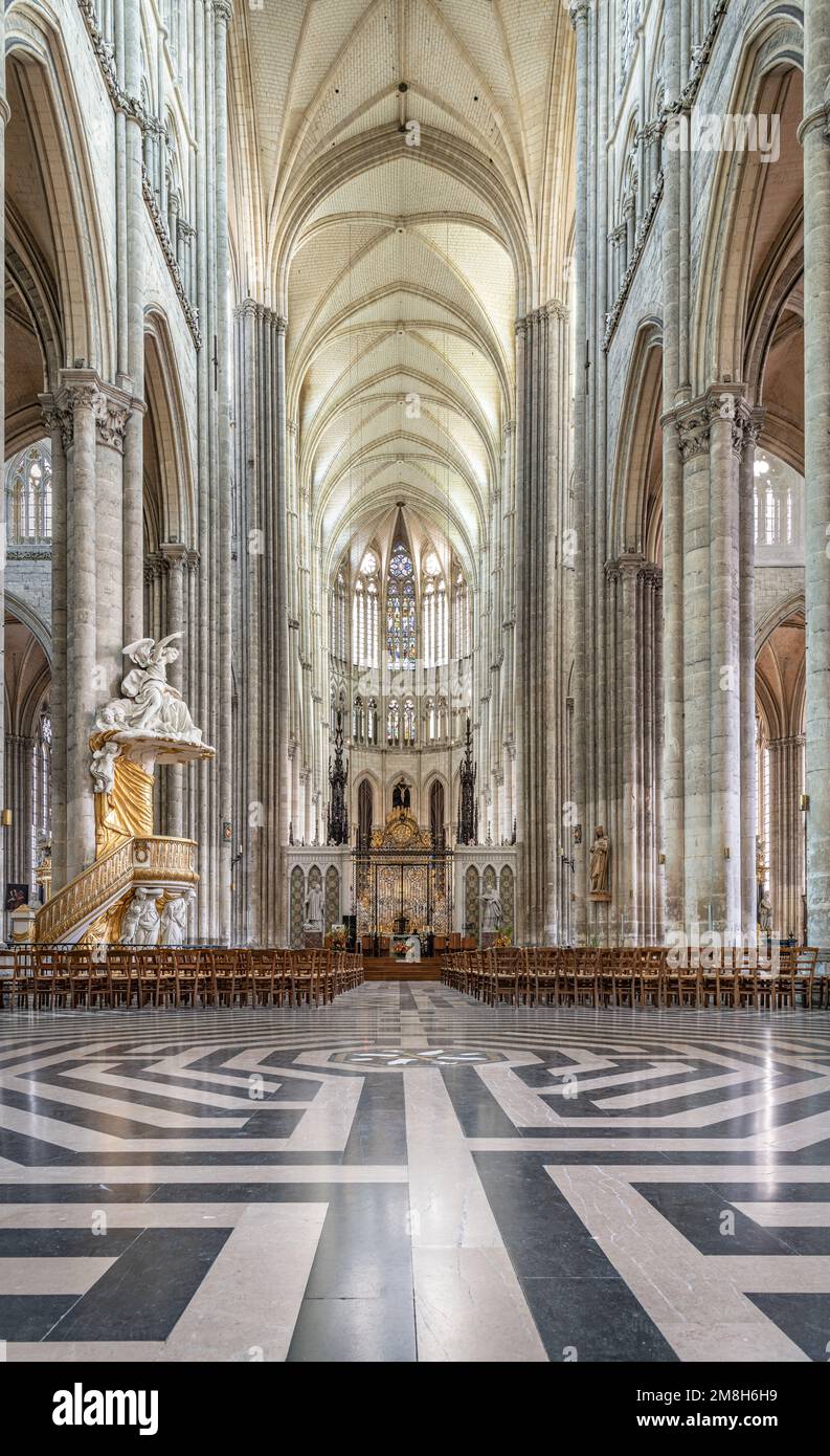The interior of the Cathedral Basilica of Our Lady, Amiens, France ...