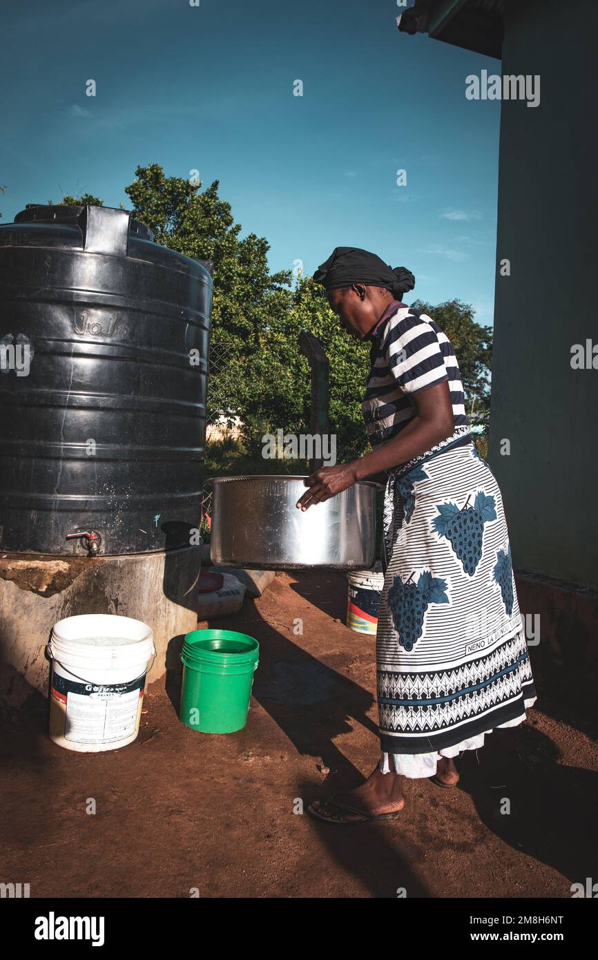 African chef preparing hi-res stock photography and images - Alamy
