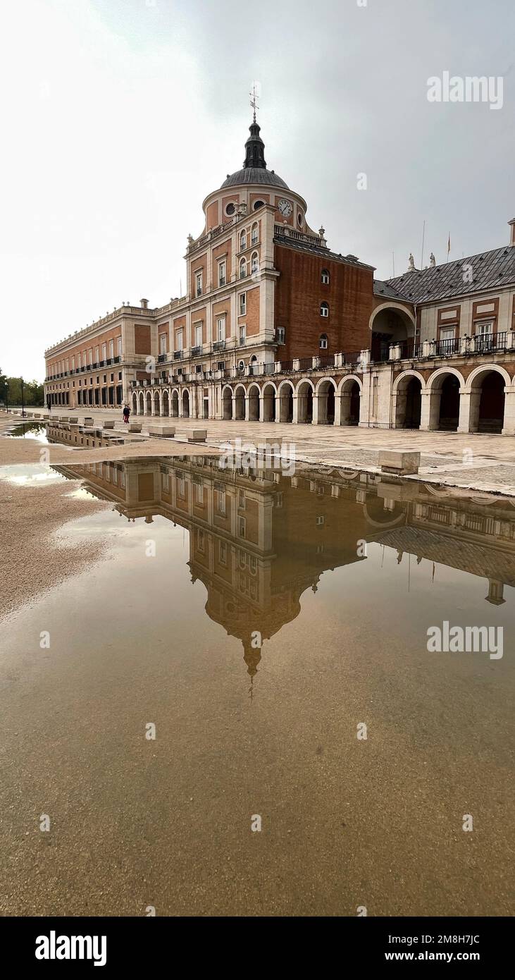 Exterior of the royal palace of Aranjuez Stock Photo - Alamy