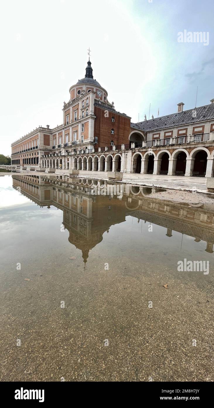 Exterior of the royal palace of Aranjuez Stock Photo - Alamy