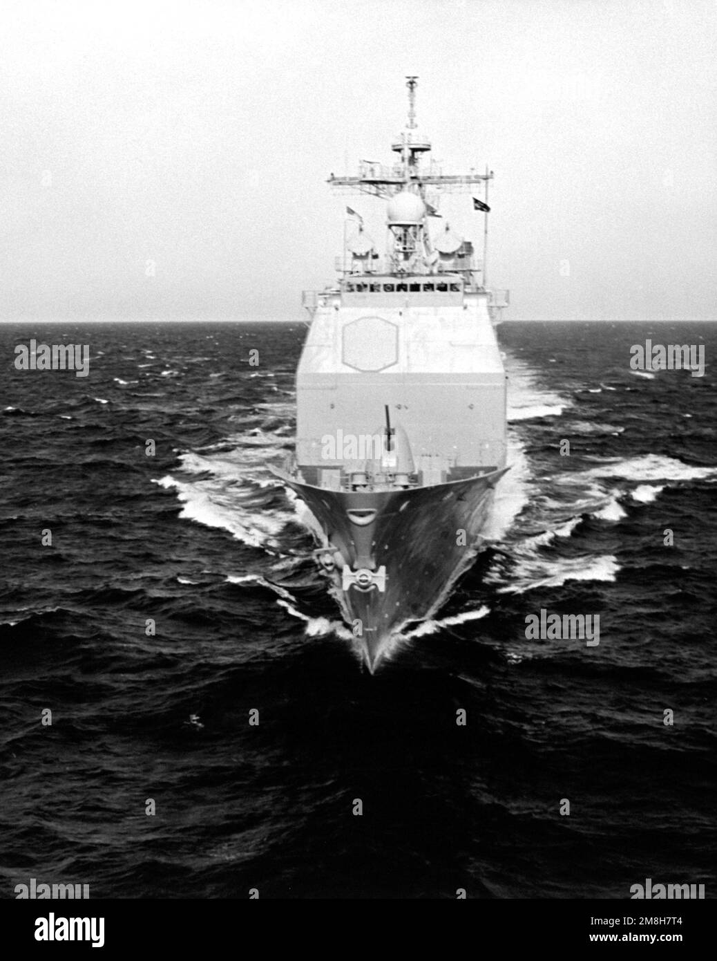 A bow on view of the guided missile cruiser USS CAPE ST. GEORGE (CG-71 ...