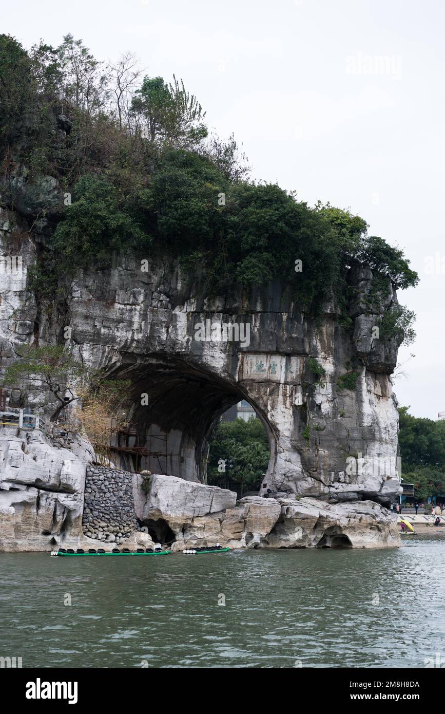 Guilin, elephant trunk hill Stock Photo - Alamy