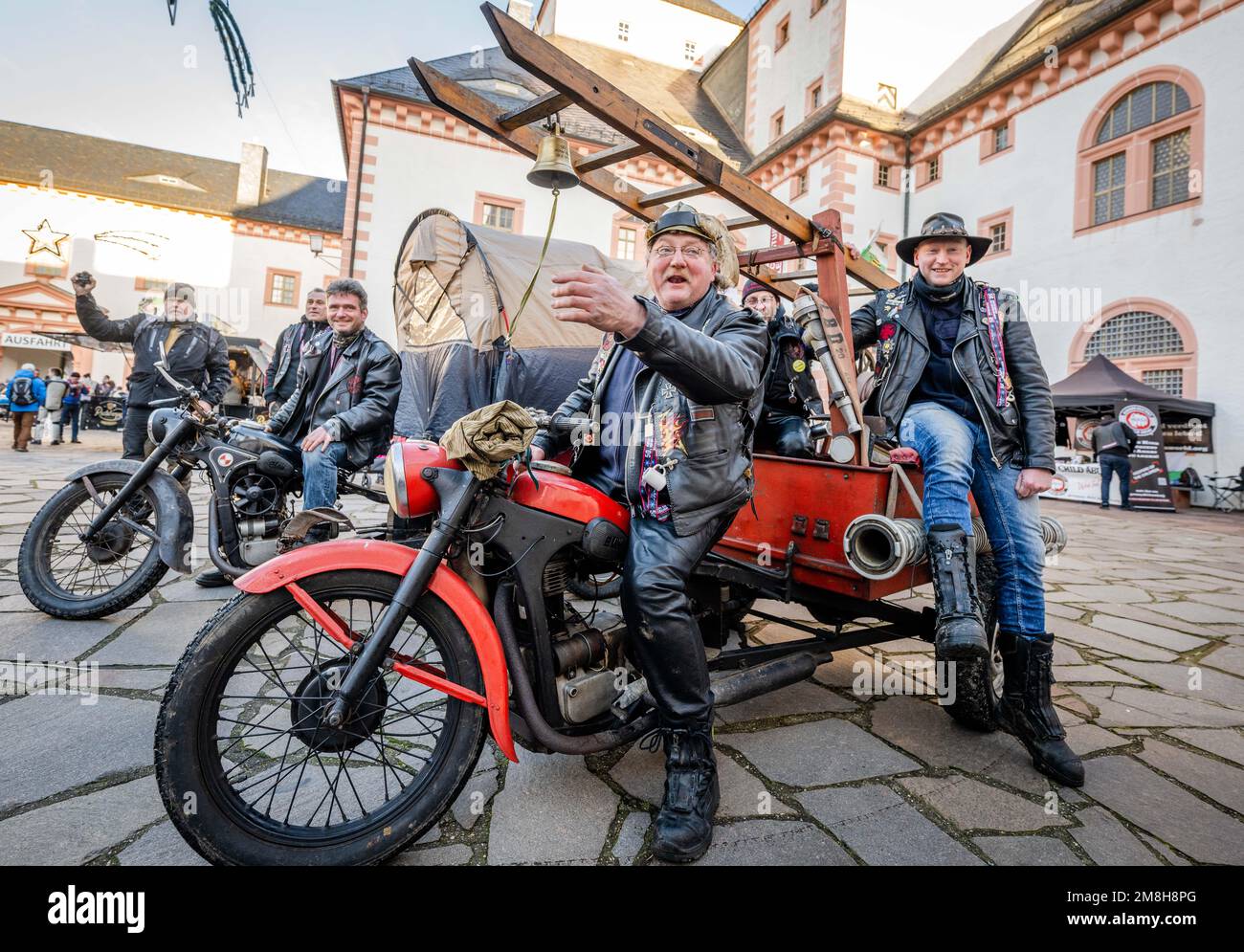 Augustusburg, Germany. 14th Jan, 2023. Heiko Fischer (front left) and ...