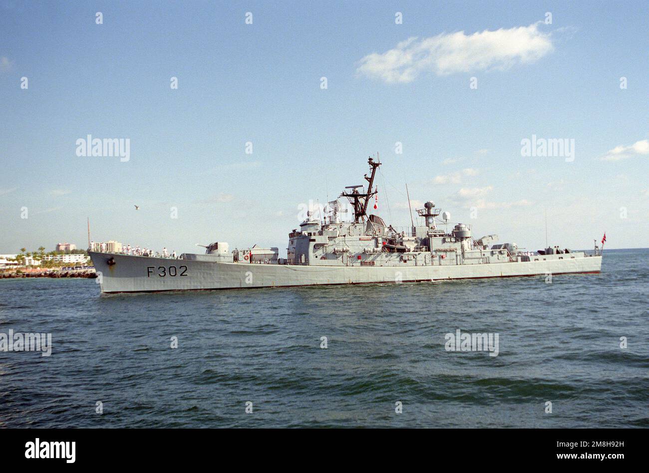 A port quarter view of the Norwegian frigate KNM TRONDHEIM (F-302 ...