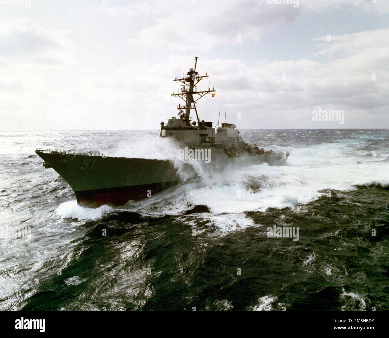 A port bow view of the guided missile destroyer USS ARLEIGH BURKE (DDG ...