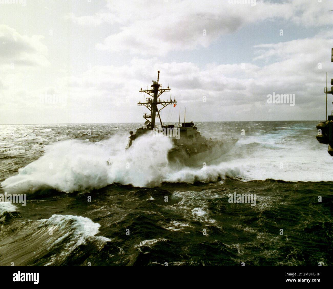 A port bow view of the guided missile destroyer USS ARLEIGH BURKE (DDG ...