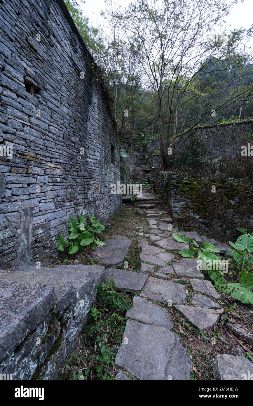 Guangxi yangshuo ancient shicheng Stock Photo - Alamy