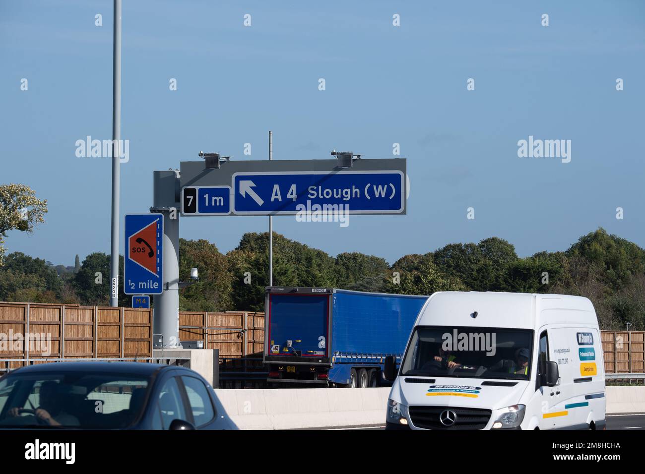 Dorney Reach, Buckinghamshire, UK. 6th October, 2022. Stopped Vehicle ...
