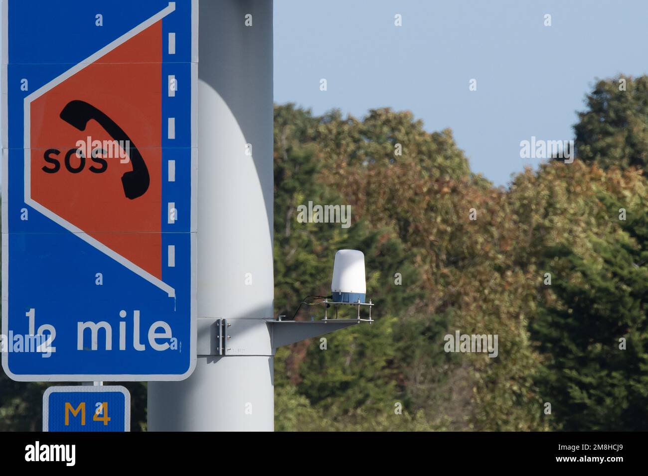 Dorney Reach, Buckinghamshire, UK. 6th October, 2022. Stopped Vehicle ...
