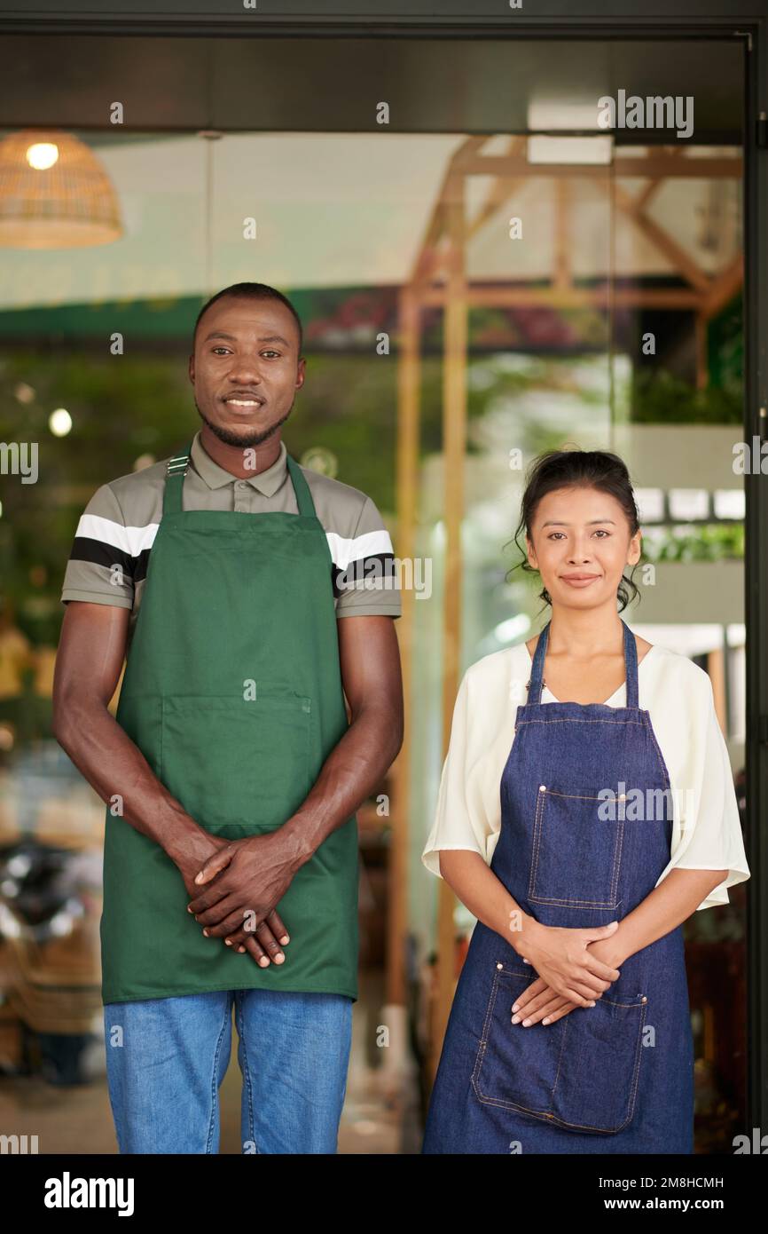 Supermarket ethnic shop assistant hi-res stock photography and images ...