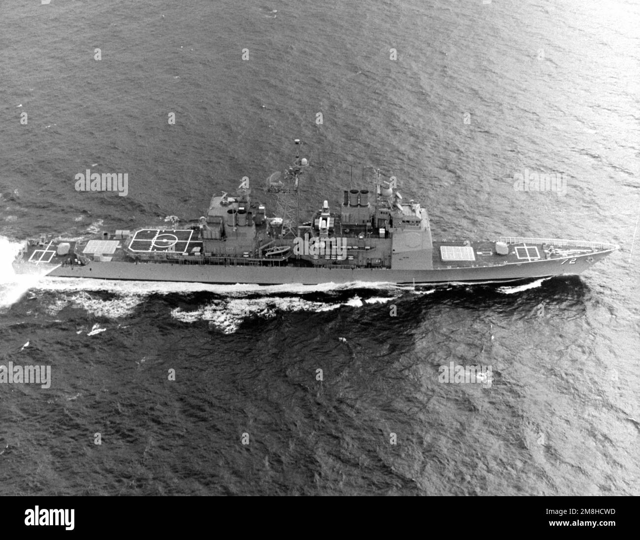 A starboard beam view of the guided missile cruiser VELLA GULF (CG-72 ...