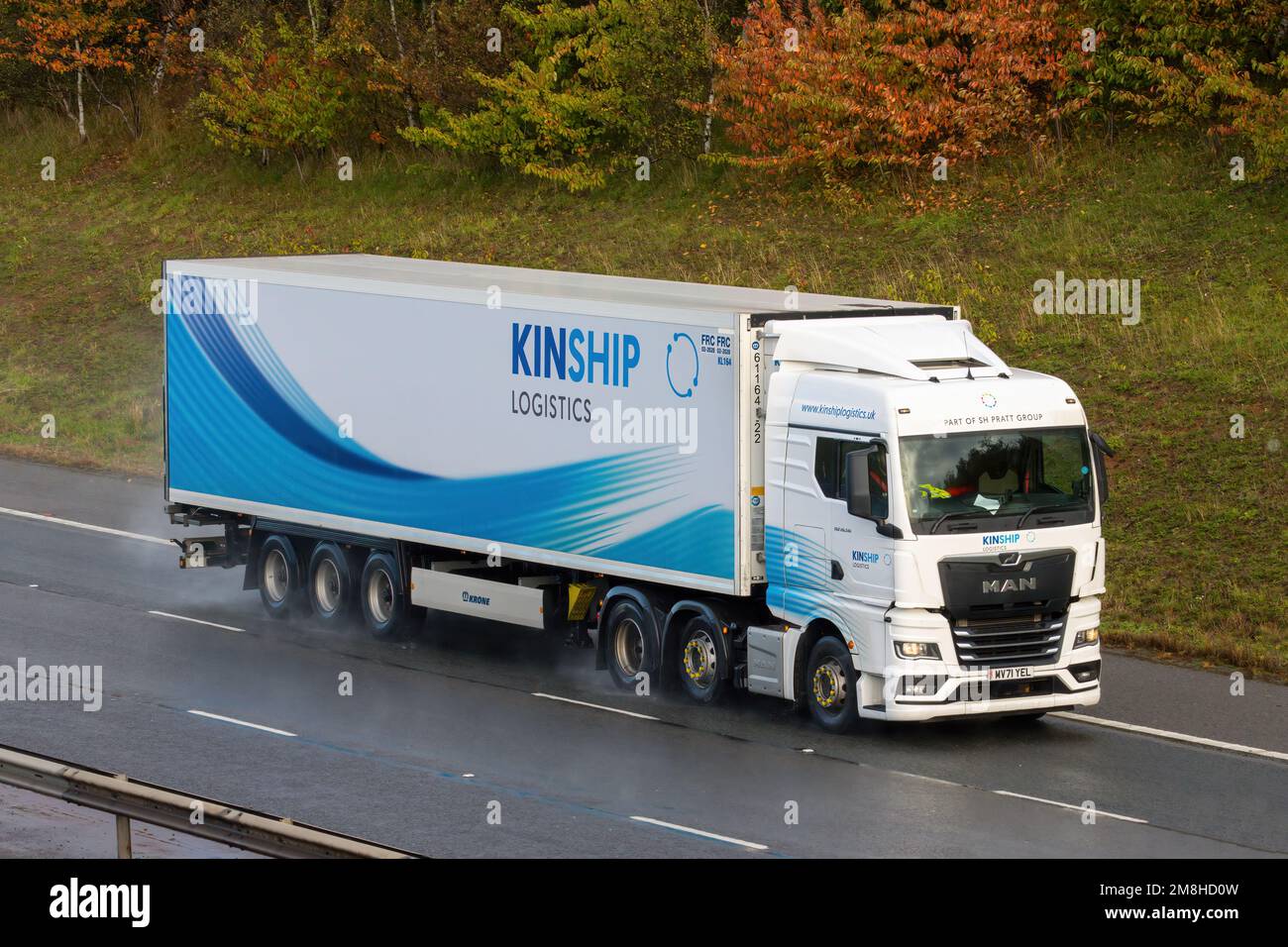 SH Pratt Group MAN TGX MV71 YEL Stock Photo - Alamy