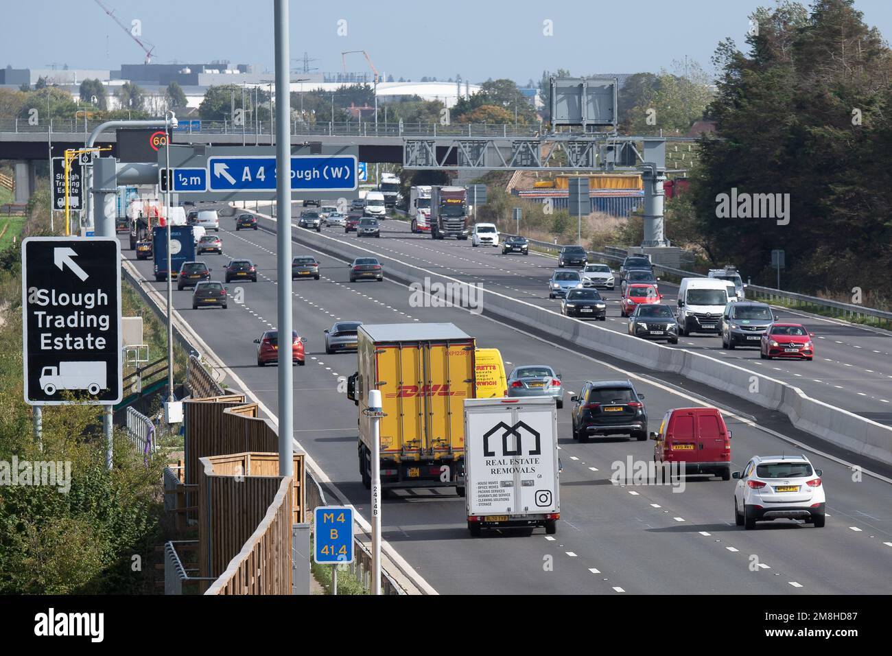 Dorney Reach, Buckinghamshire, UK. 6th October, 2022. Stopped Vehicle ...