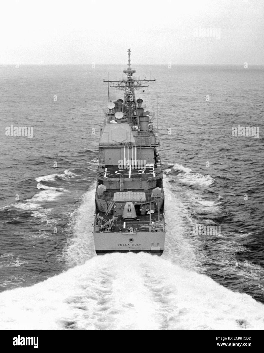 A stern on view of the guided missile cruiser USS Vella Gulf (CG-72 ...