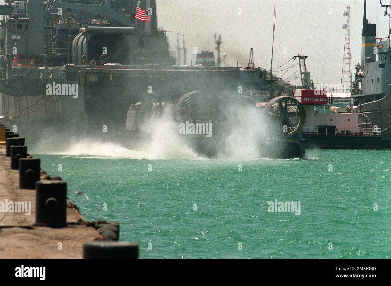 Uss nashville lpd 13 hi-res stock photography and images - Alamy