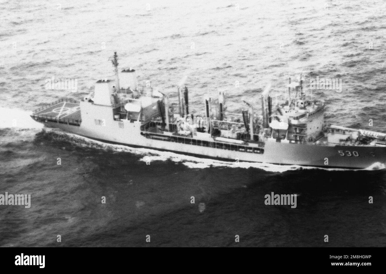 A starboard view of the Taiwanese Navy combat support ship WU YI (532 ...