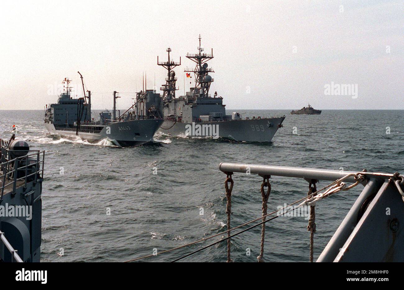 The destroyer USS DEYO (DD-989) refuels from the German replenishment ...