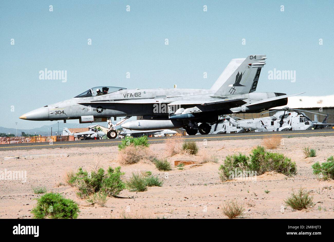 Heads out to runway hi-res stock photography and images - Alamy