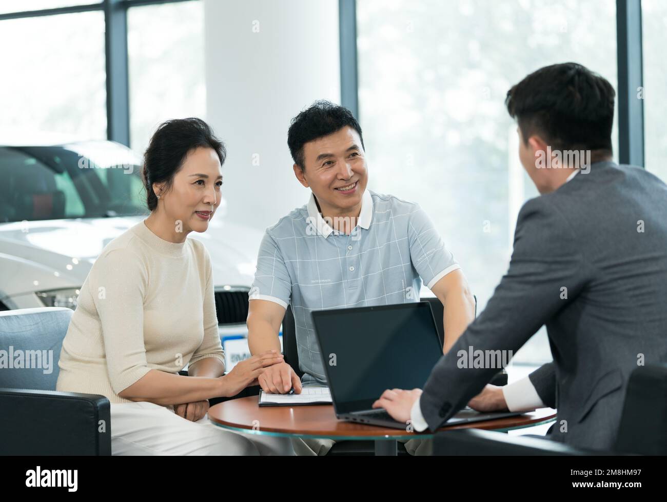 Couples customers hi-res stock photography and images - Alamy