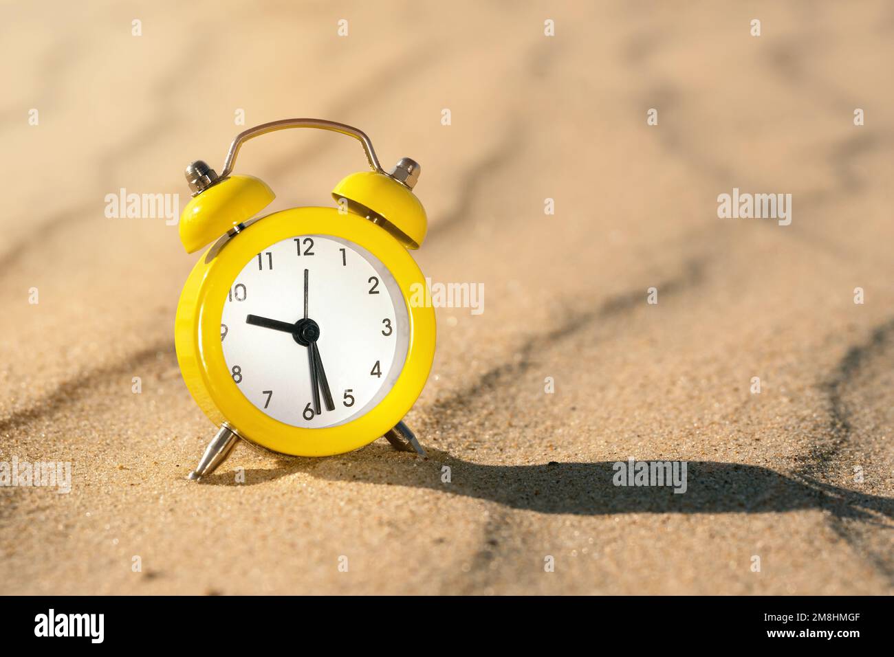 Shadow clock hi-res stock photography and images - Alamy
