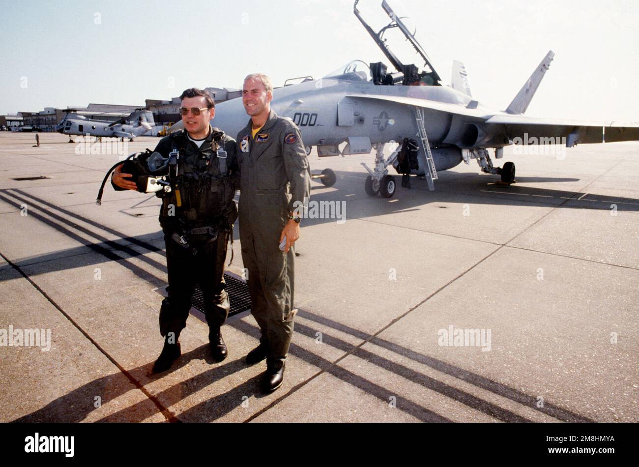 Uss george washington general hi-res stock photography and images - Alamy
