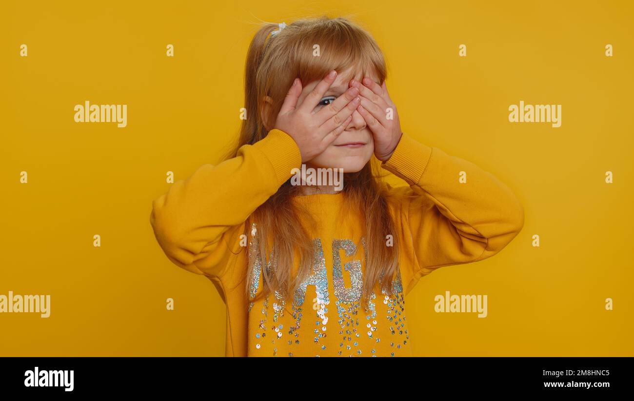 Dont want to look at this, awful. Young preteen child girl kid closing ...