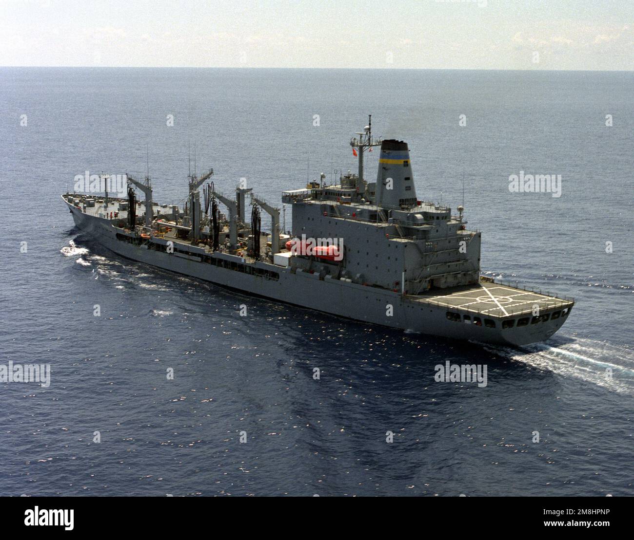 A port quarter view of the fleet oiler USNS HENRY J. KAISER (T-AO-187 ...