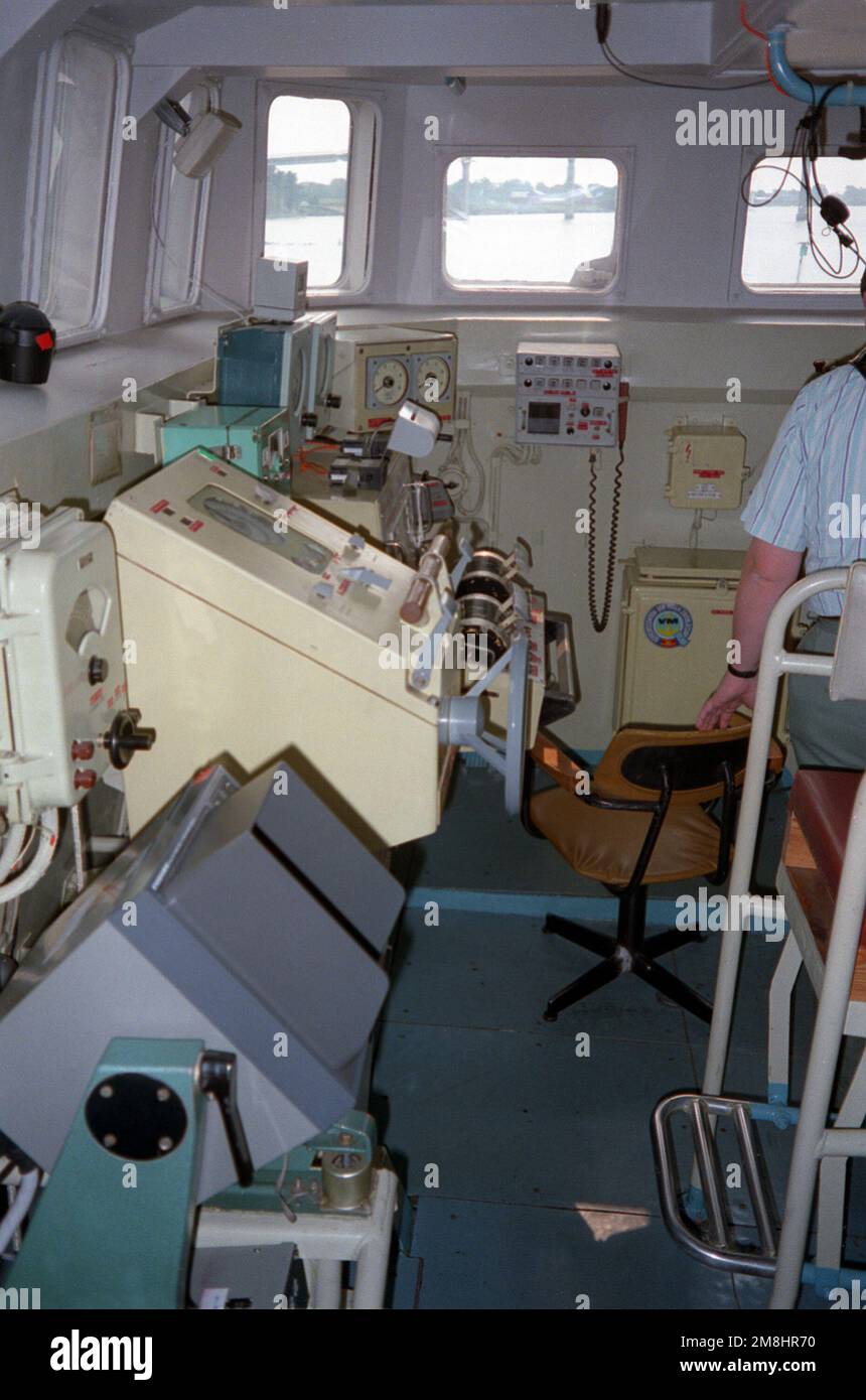 An interior view of the bridge of the USNS HIDDENSEE (185NS9201) while ...