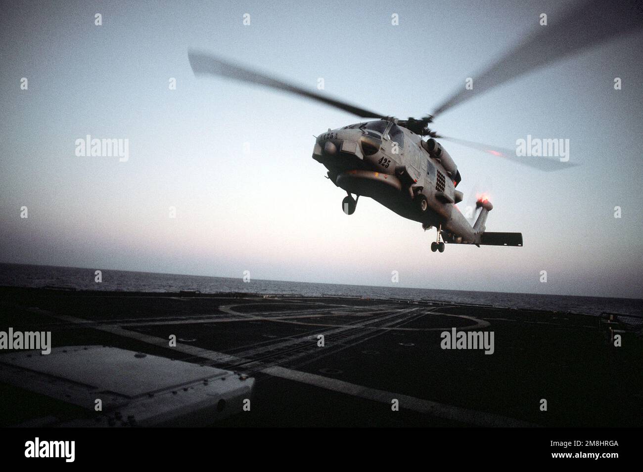 An SH-60B Seahawk light airborne multipurpose system (LAMPS) Mark III ...