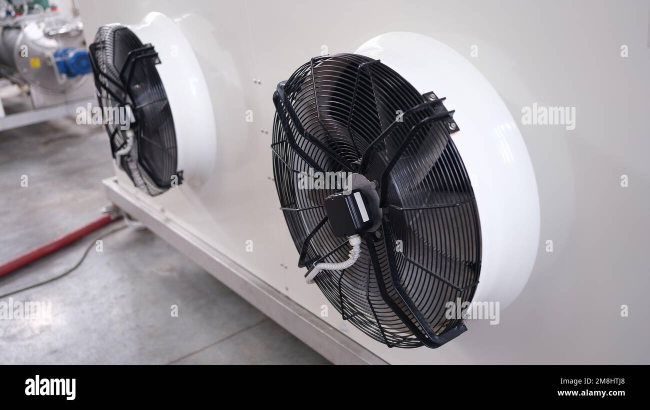 Chiller unit system hi-res stock photography and images - Alamy
