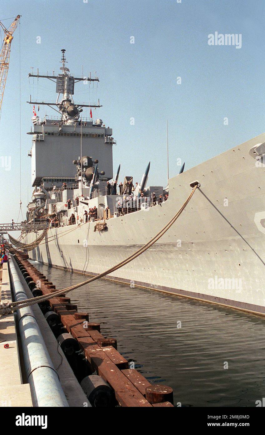 Starboard bow view of the nuclear-powered guided missile cruiser USS LONG BEACH (CGN-9) tied up ...