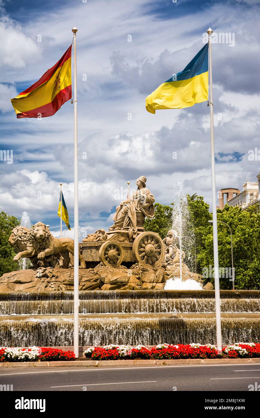 Cibeles fountain at Plaza de Cibeles in Madrid Stock Photo - Alamy