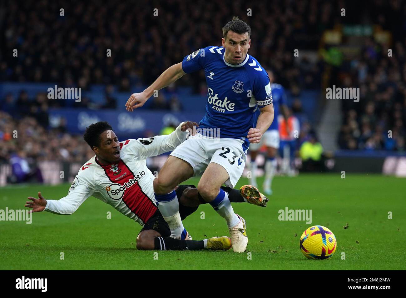 Southampton's Kyle Walker-Peters (left) and Everton's Seamus Coleman ...