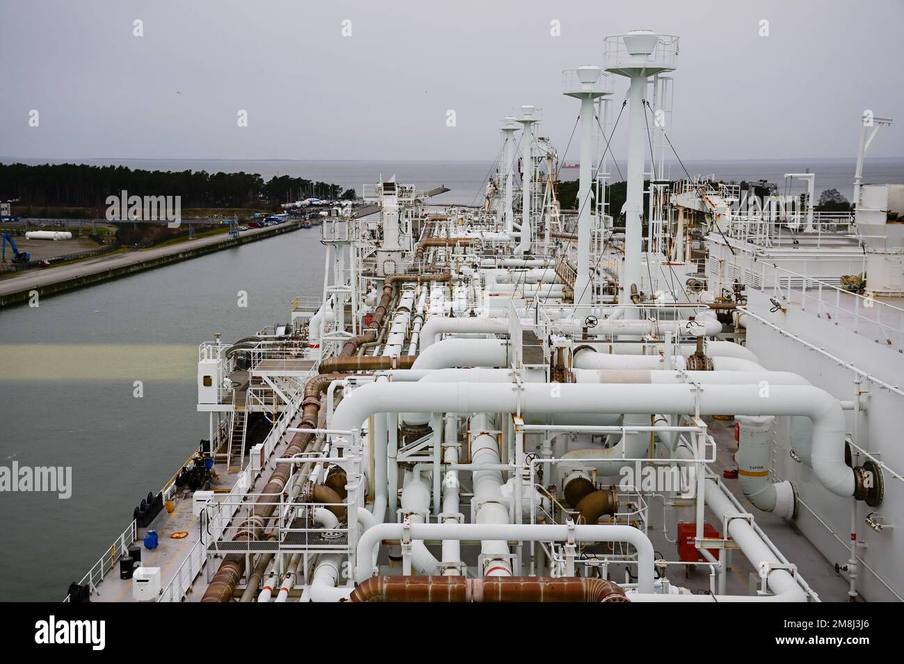 Lubmin, Germany. 14th Jan, 2023. View of the main deck of the ...