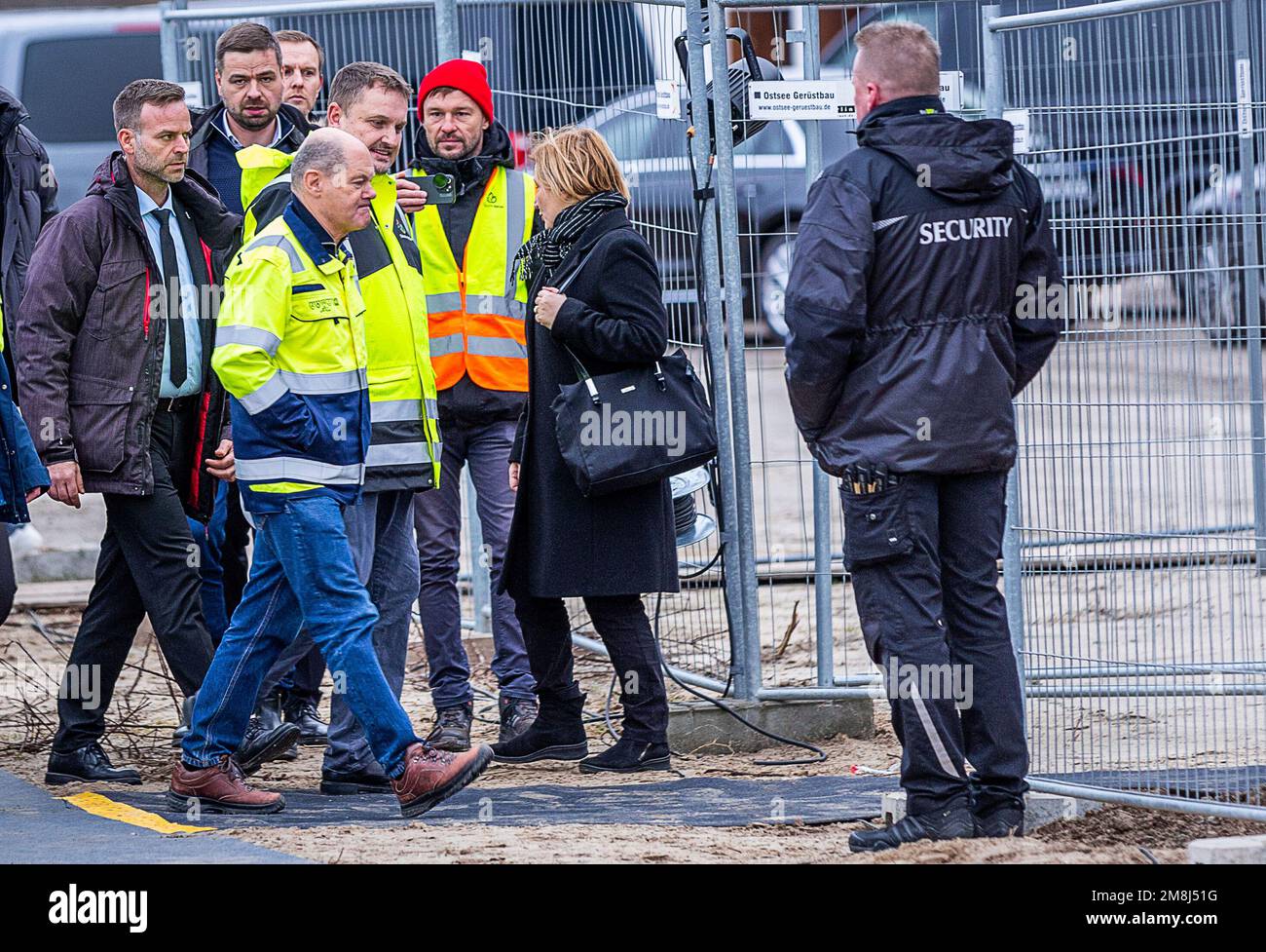 Lng ship operations hi-res stock photography and images - Alamy