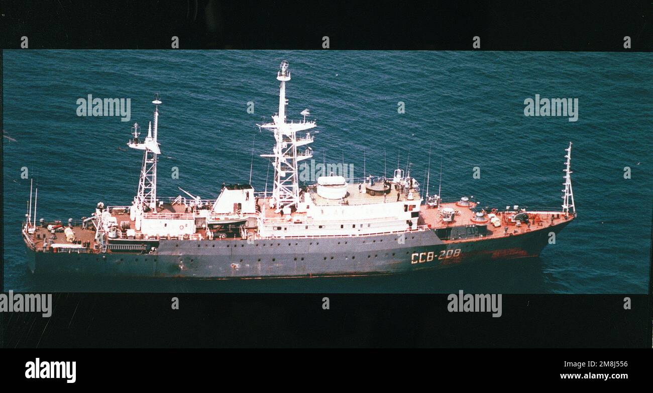 Starboard side view of the Russian Navy Pacific Fleet Vishnya class ...