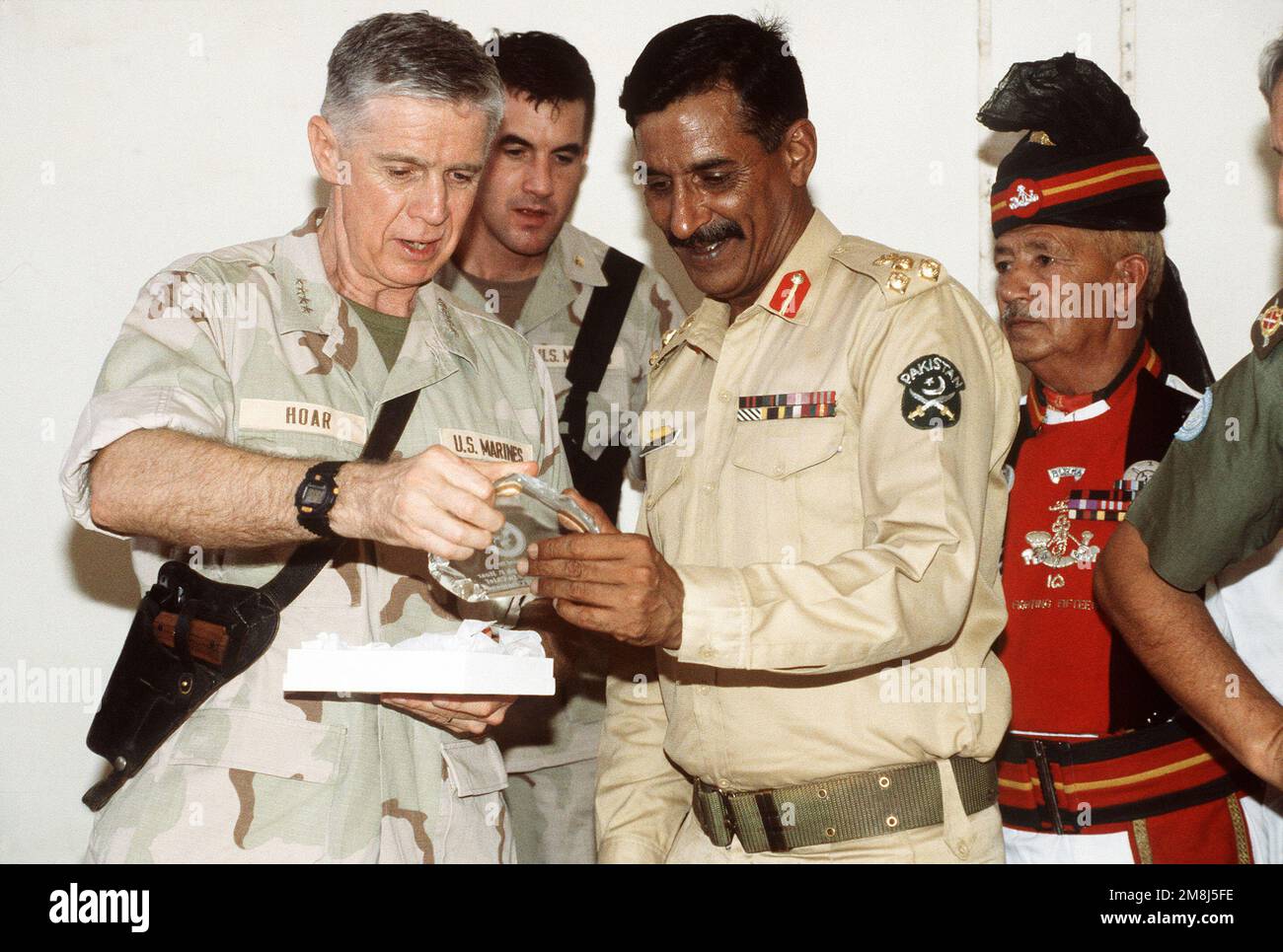 U s central command chief general hi-res stock photography and images ...