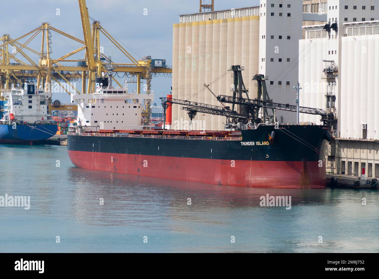 Industria de carga hi-res stock photography and images - Alamy