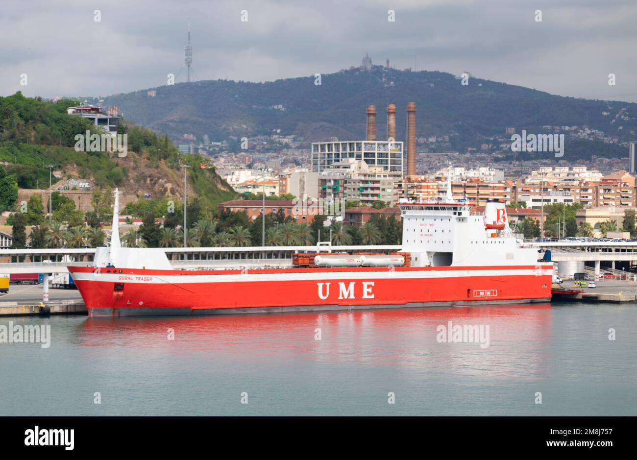 Mixed cargo and passenger ship Gubal Trader docked at the San Beltrán ...