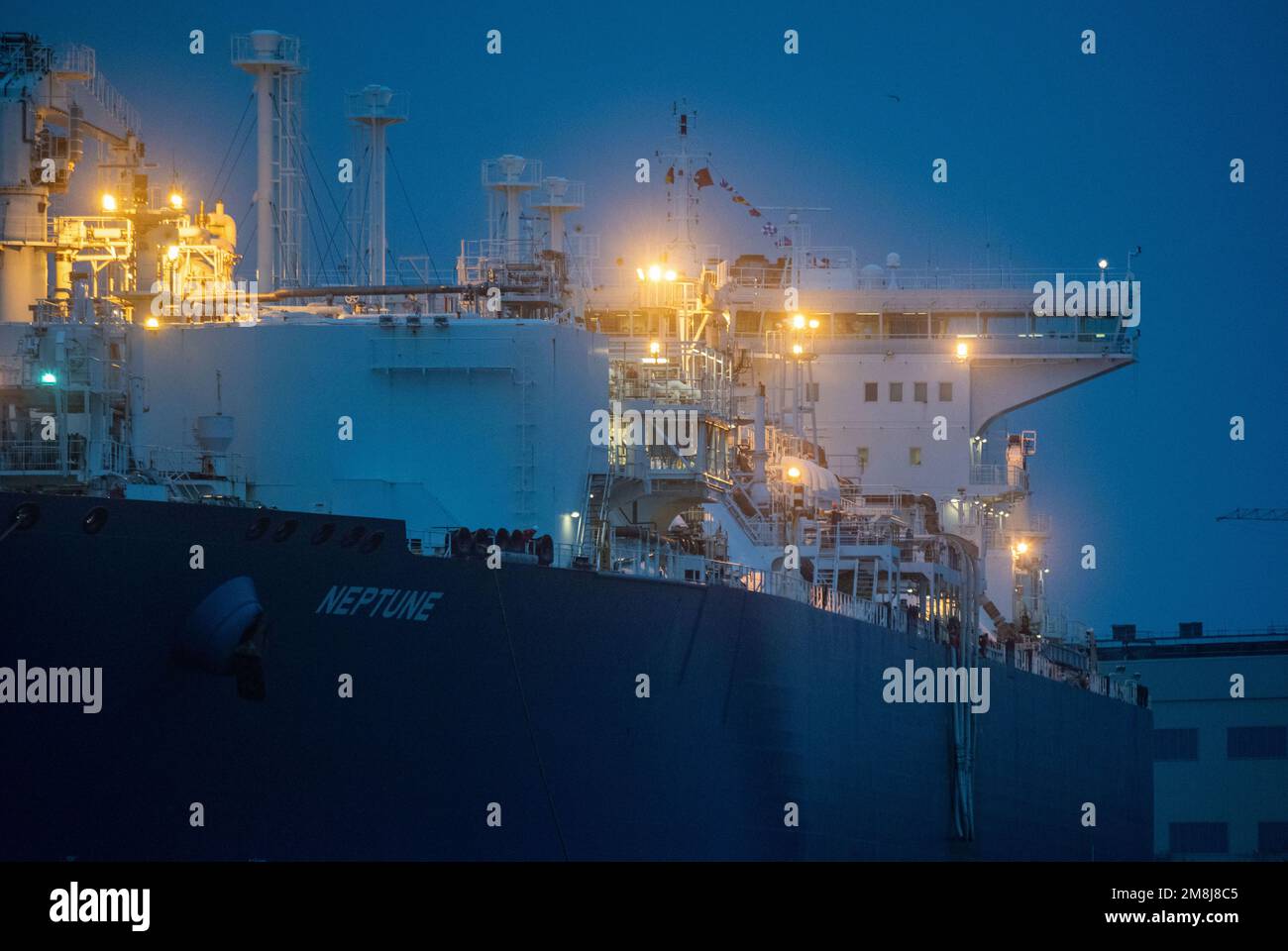 Lubmin, Germany. 14th Jan, 2023. The LNG processing vessel "Neptune" is ...