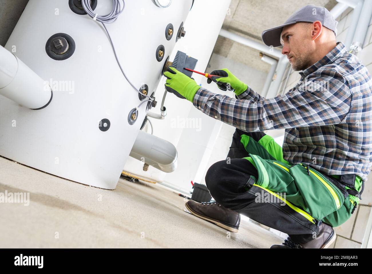 Boiler installation hi-res stock photography and images - Alamy